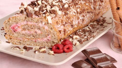 Oříšková roláda s malinami - Proženy.cz