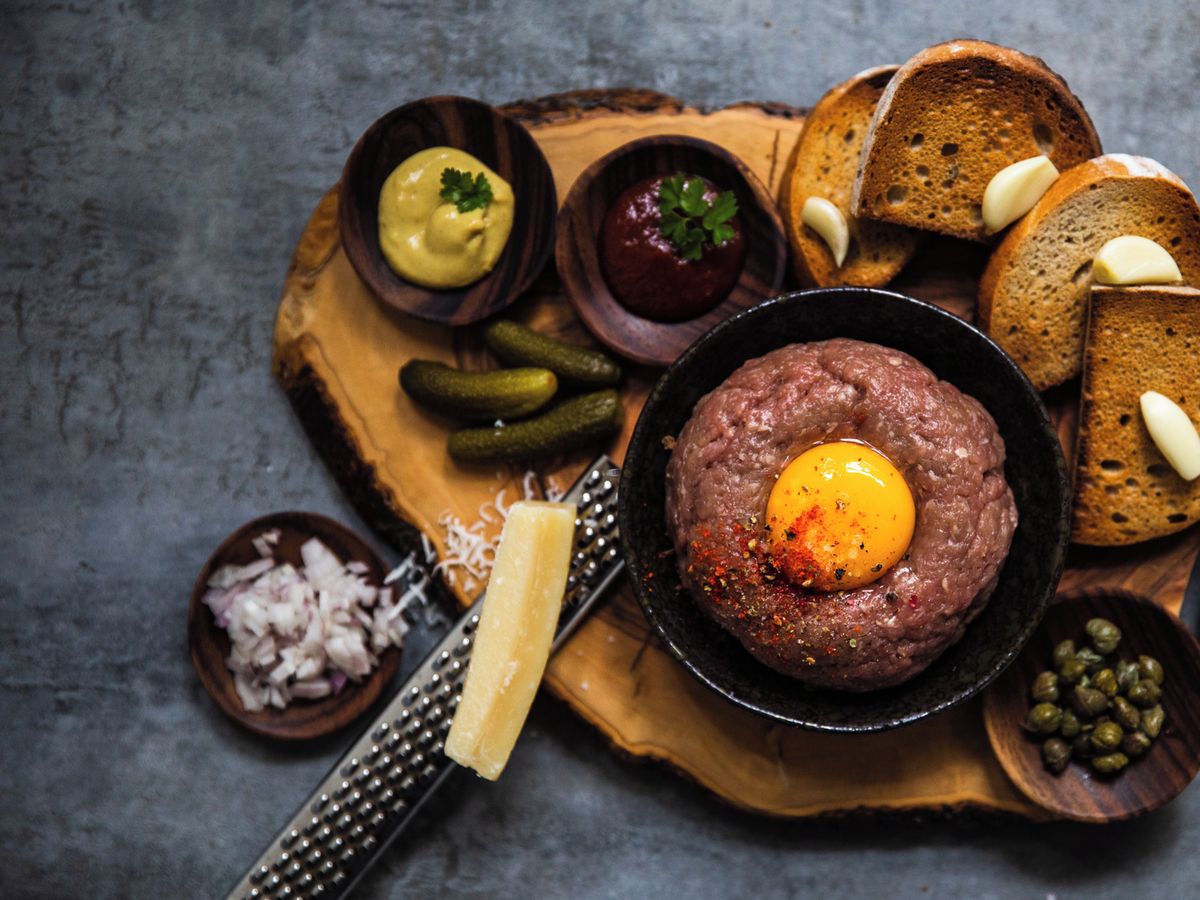 Jak udělat tatarský biftek a jaké maso koupit místo svíčkové