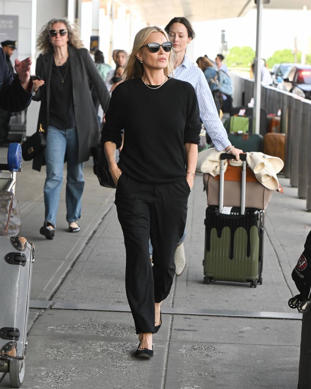 Foto: Outfit do letadla aneb Jak skloubit styl a pohodlí: JLo v ...