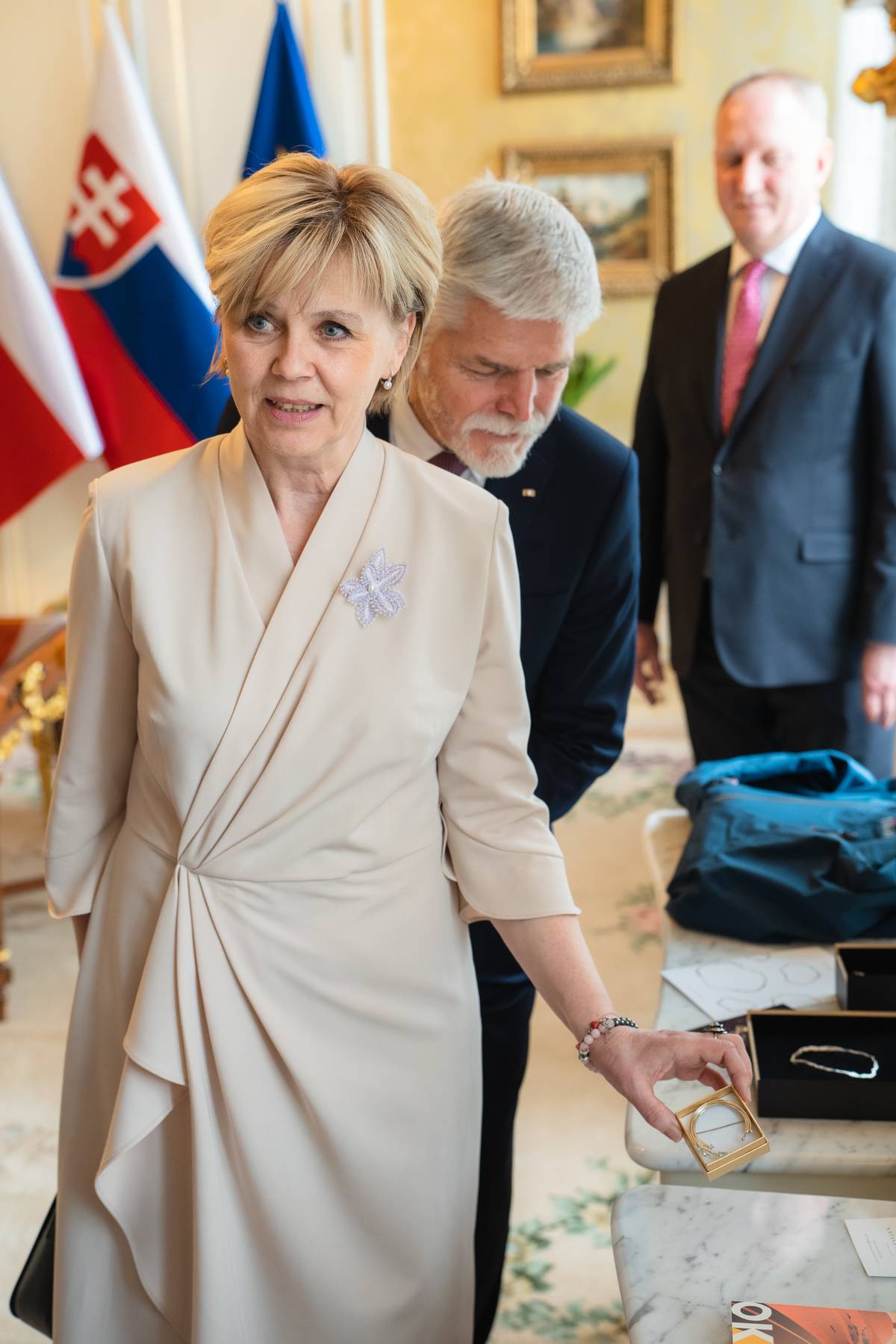 Foto: Nová image první dámy Evy Pavlové: Už pár měsíců za ní stojí nová ...