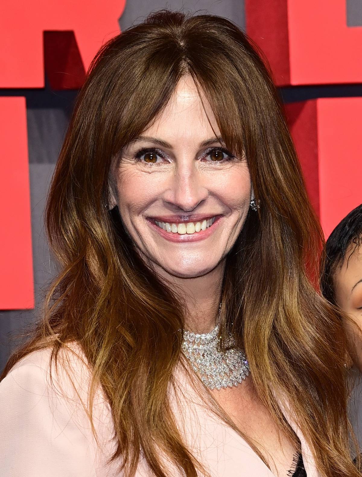 Foto: Julia Roberts v oslnivém růžovém kostýmku a úchvatných botách od ...