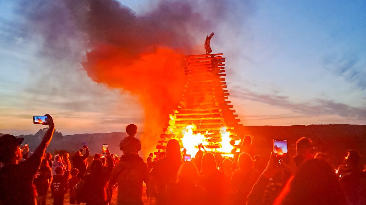 Diskuze - Pálení čarodějnic a keltský svátek Beltain