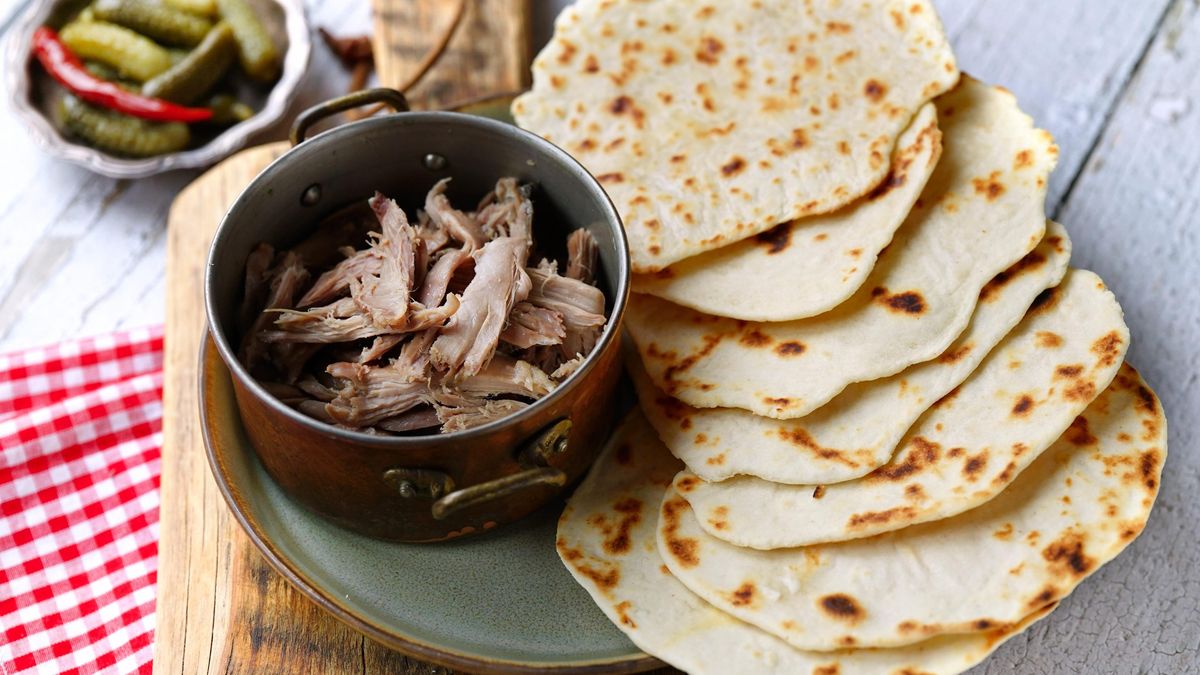 Placky jako příloha z mouky a kefíru: tradiční recept